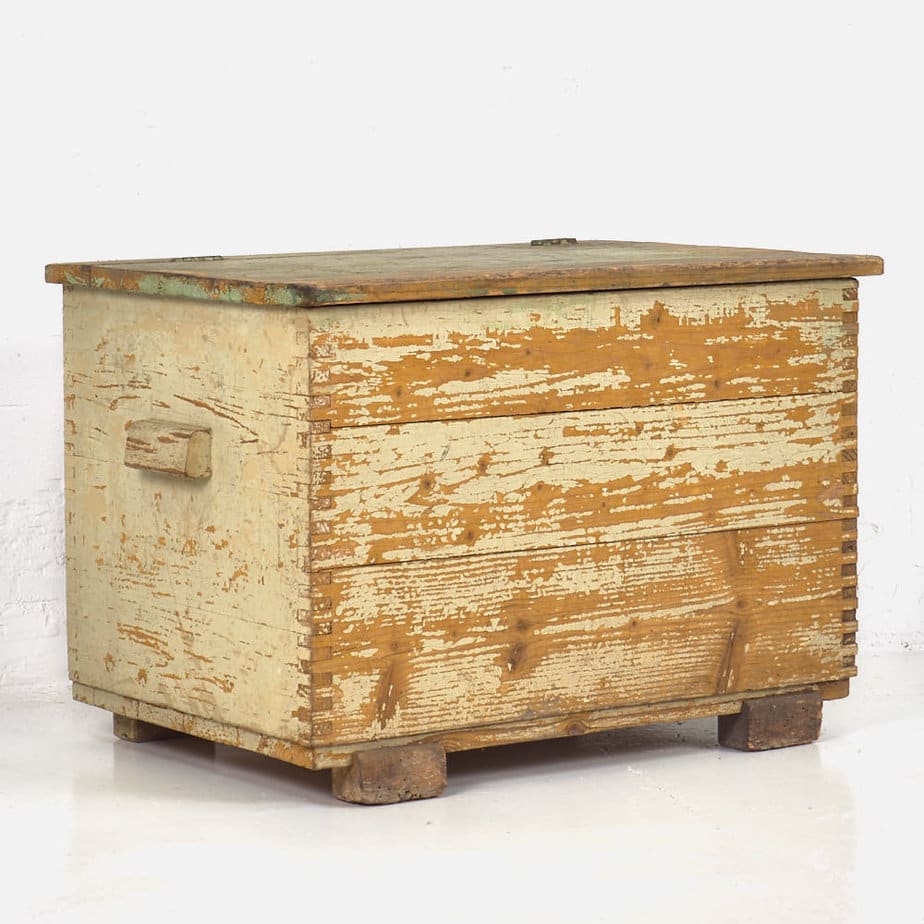 Small antique trunk | Solid wood trunk | AMARU ANTIQUES