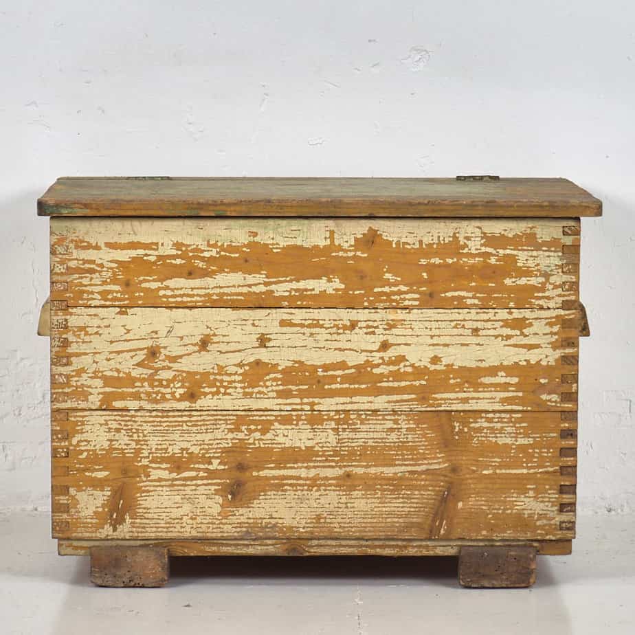Small antique trunk | Solid wood trunk | AMARU ANTIQUES