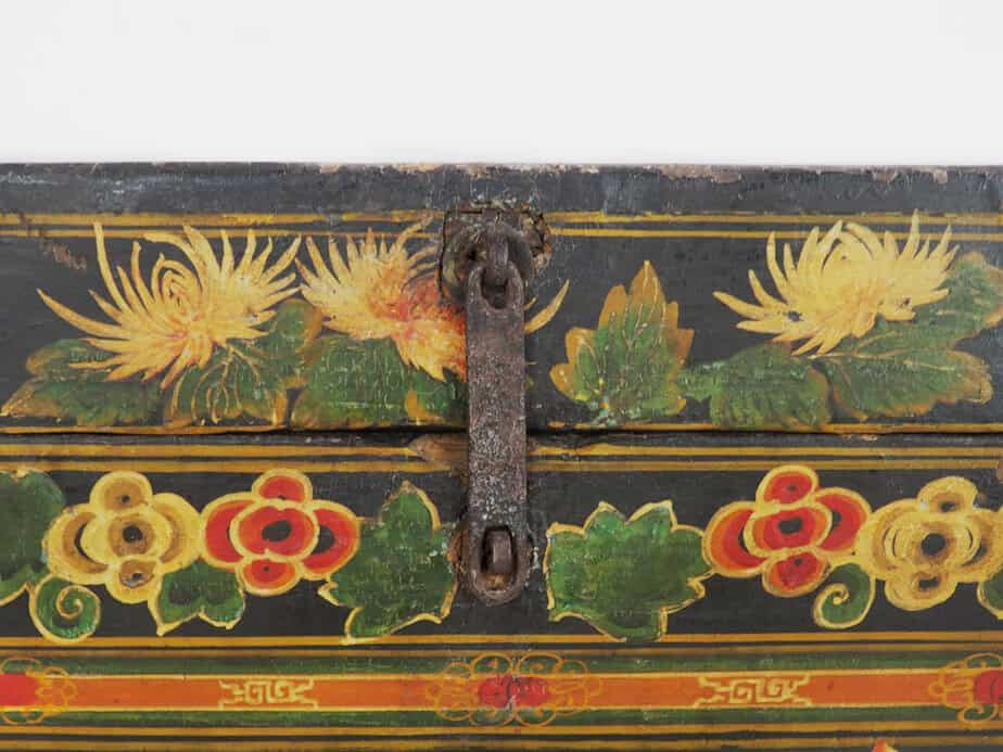 Chinese antique trunk | Opera trunk | AMARU ANTIQUES